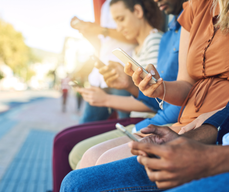 Screen Addiction Symptoms: Fighting the Glow of Addictive Screens